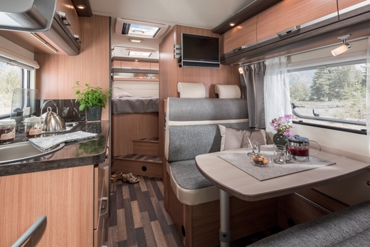 Camping mit Alkoven Reisemobil - Alkoven-Camper.de©